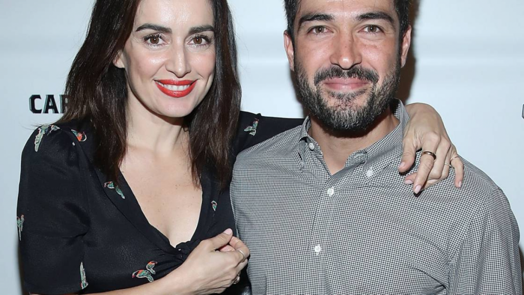 Poncho Herrera y Ana de la Reguera se besan - La Romantica